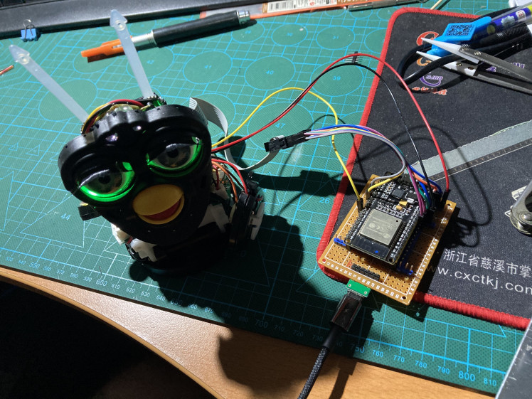 Planet-laterna/furby-modification